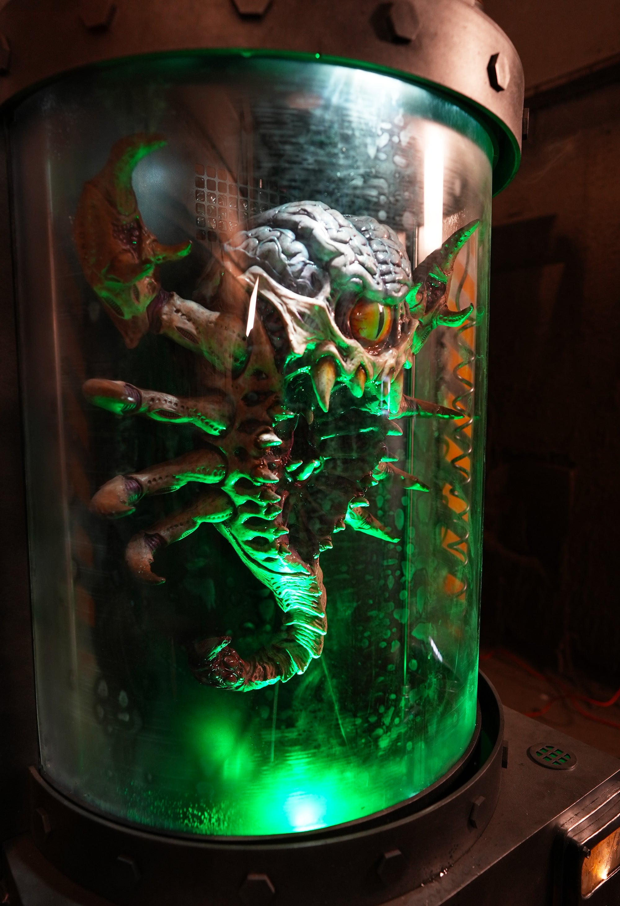 Alien Parasite Animatronic Sci-Fi Horror Scare Prop – Distortions Unlimited