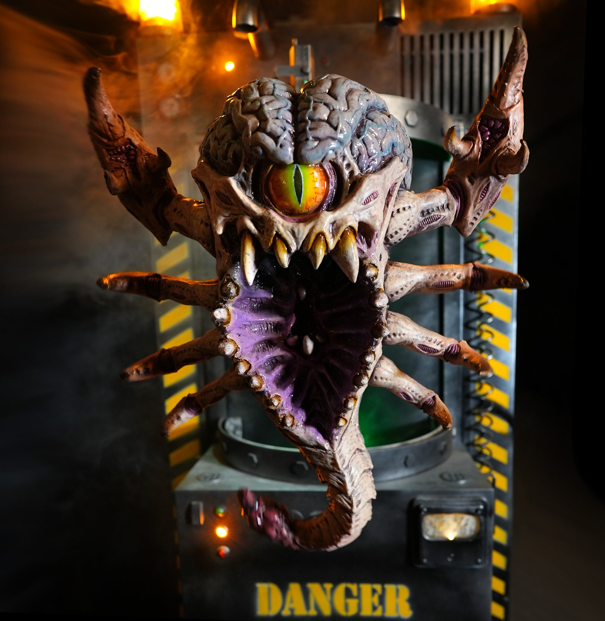 Alien Parasite Animatronic Sci-Fi Horror Scare Prop – Distortions Unlimited