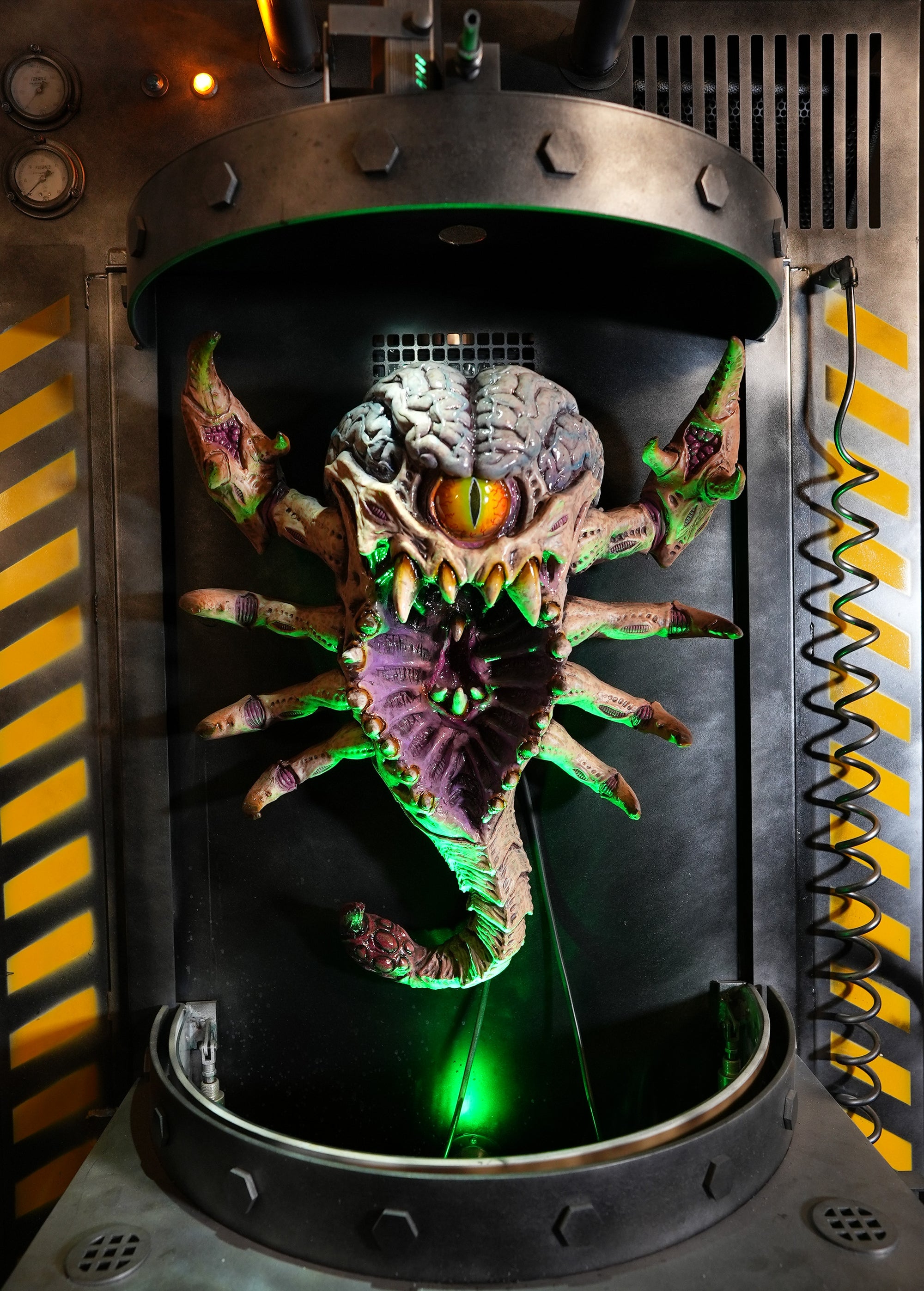 Alien Parasite Animatronic Sci-Fi Horror Scare Prop – Distortions Unlimited
