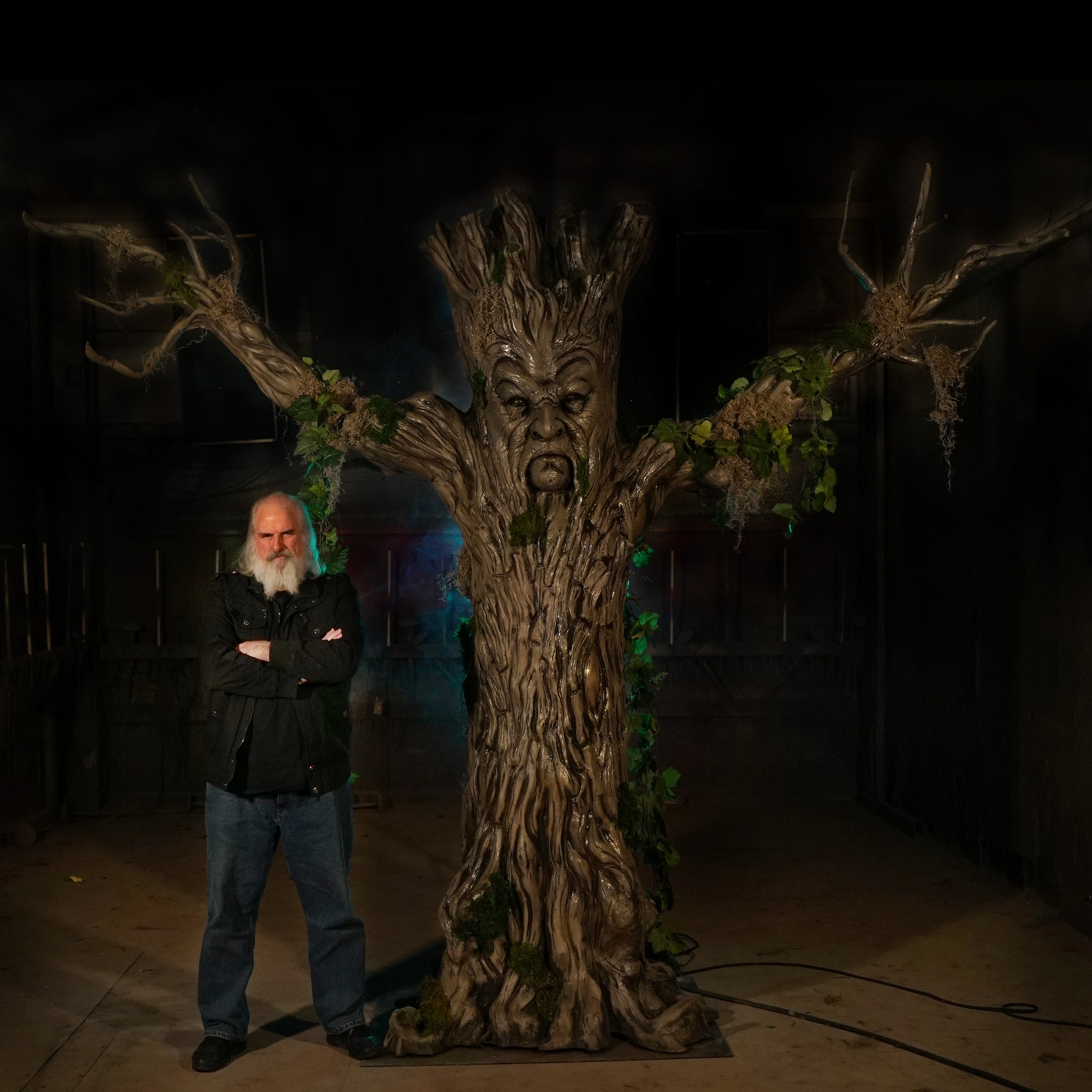 Evil Tree Giant Animatronic Haunt Prop with Glowing Red Eyes and Moving ...