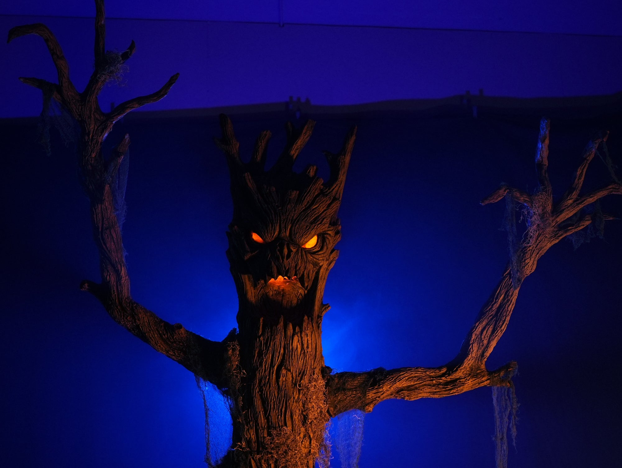 Haunted Tree Giant Halloween Prop Decoration for Scary Scenes ...