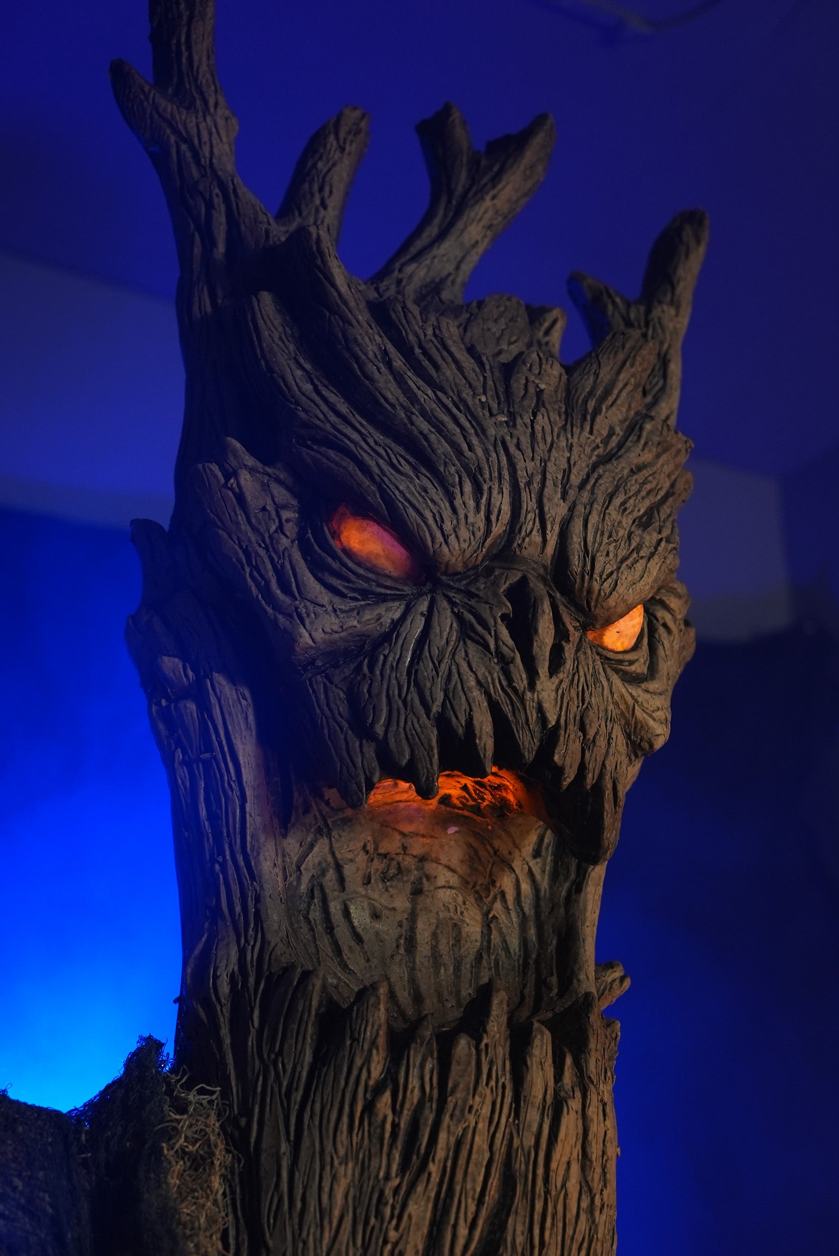 Haunted Tree Giant Halloween Prop Decoration for Scary Scenes ...