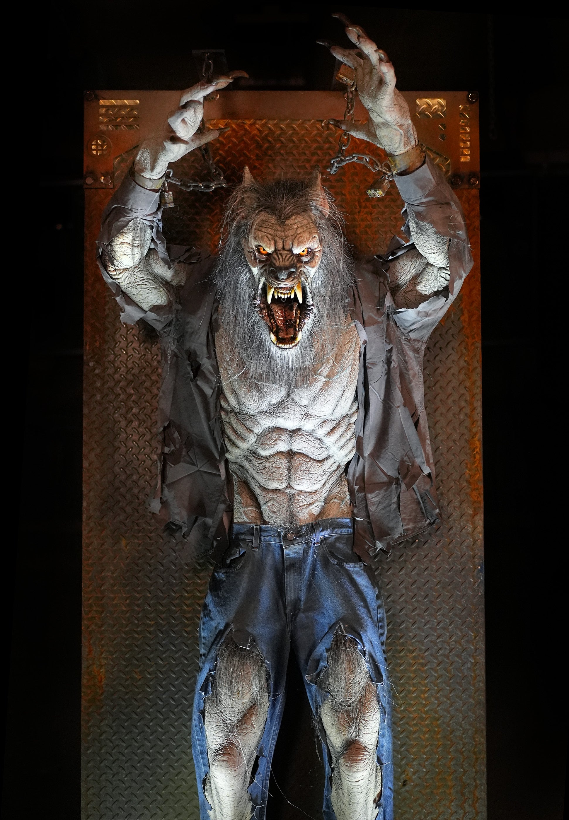 Scare Wolf Werewolf Animatronic Prop for Haunts and Halloween ...